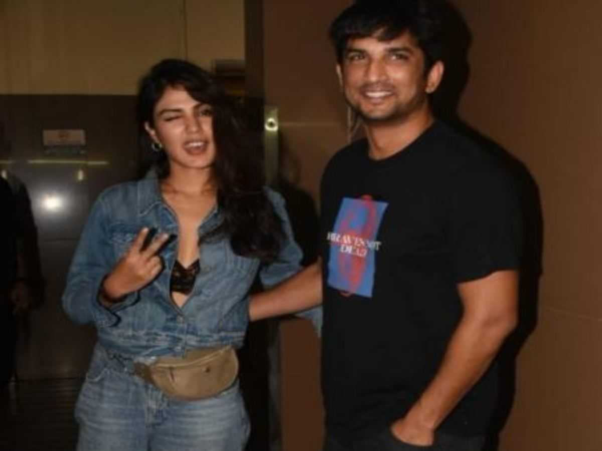 Sushant Singh Rajput deleted photos with girlfriend Rhea Chakraborty ... Sushant Singh Rajput deleted photos with girlfriend Rhea Chakraborty ...