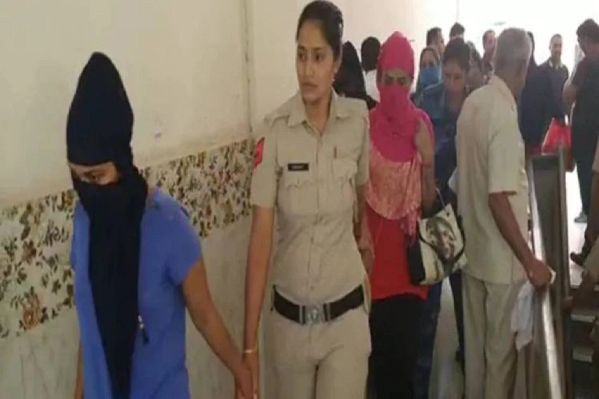 Sex Racket In A Spa Center In Gurugram Police Arrested 2 Women And 2