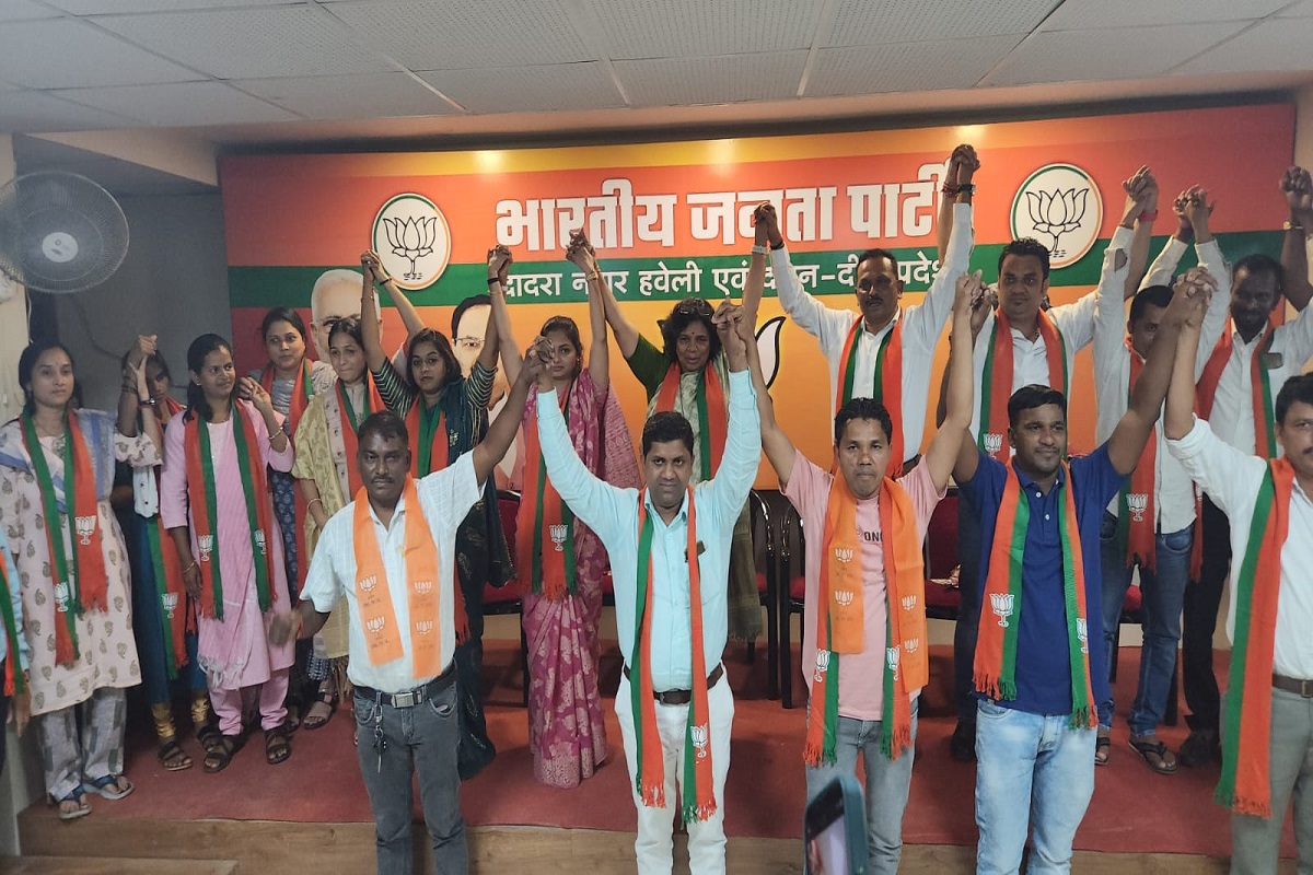 All JDU leaders from Daman and Diu joins BJP | पूर्वोत्तर के बाद अब दमन ... All JDU leaders from Daman and Diu joins BJP | पूर्वोत्तर के बाद अब दमन ...