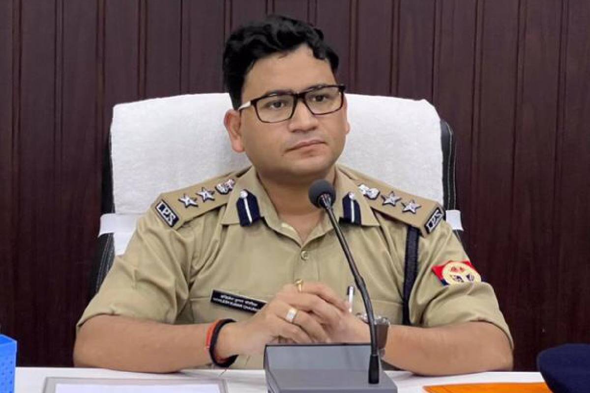 IPS Akhilesh Kumar Chaurasia became IG of Varanasi range | वाराणसी के ... IPS Akhilesh Kumar Chaurasia became IG of Varanasi range | वाराणसी के ...