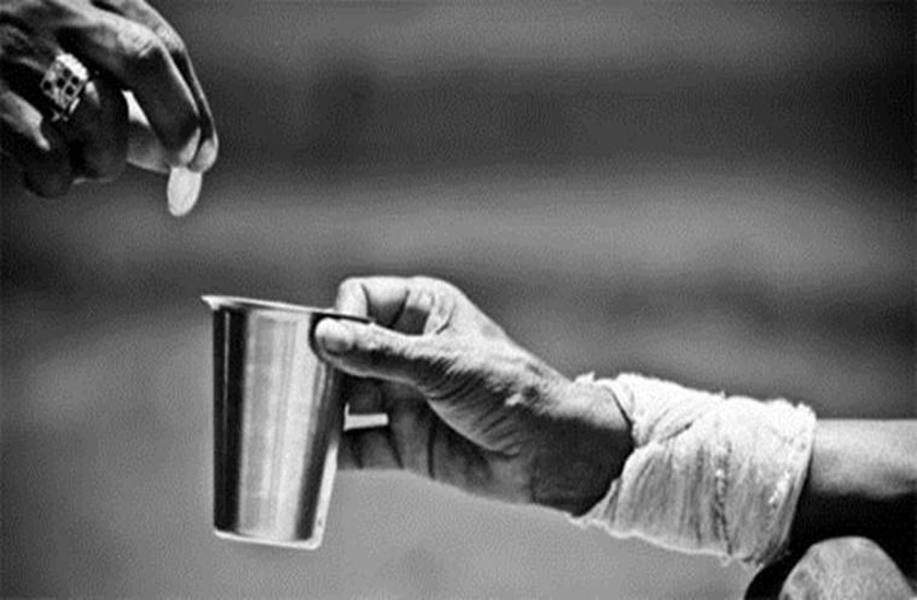 इंदौर में लखपति महिला भिखारी... | Millionaire woman beggar in Indore ... इंदौर में लखपति महिला भिखारी... | Millionaire woman beggar in Indore ...