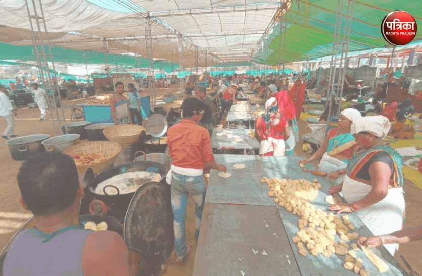 Bageshwar Dham sarkar huge kitchen video viral | बागेश्वर धाम की विशाल ... Bageshwar Dham sarkar huge kitchen video viral | बागेश्वर धाम की विशाल ...