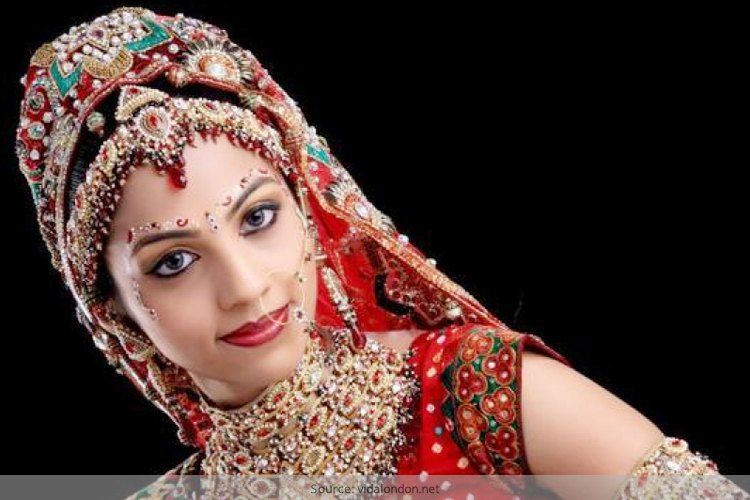 How To Do Bridal Dulhan Makeup Step By Step Indian At Home In Hindi